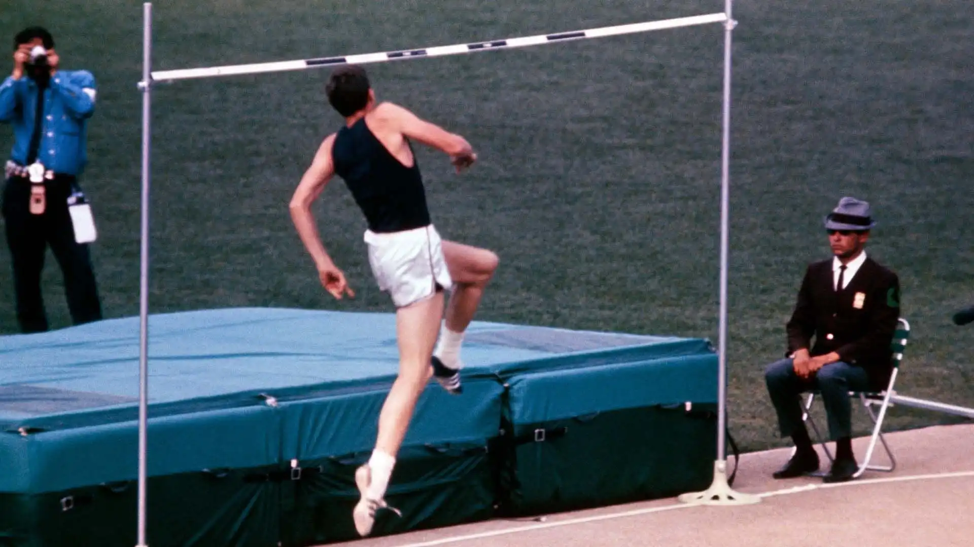 E' morto Dick Fosbury, la sua carriera in immagini