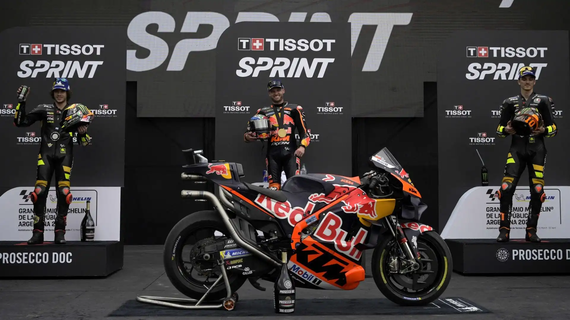 MotoGp, Sprint Race spettacolare e arrivo mozzafiato: le foto
